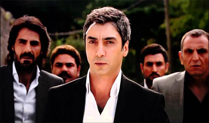 عاجل/خبر مؤسف لمتابعي المسلسل التركي "وادي الذئاب".. | المصدر تونس